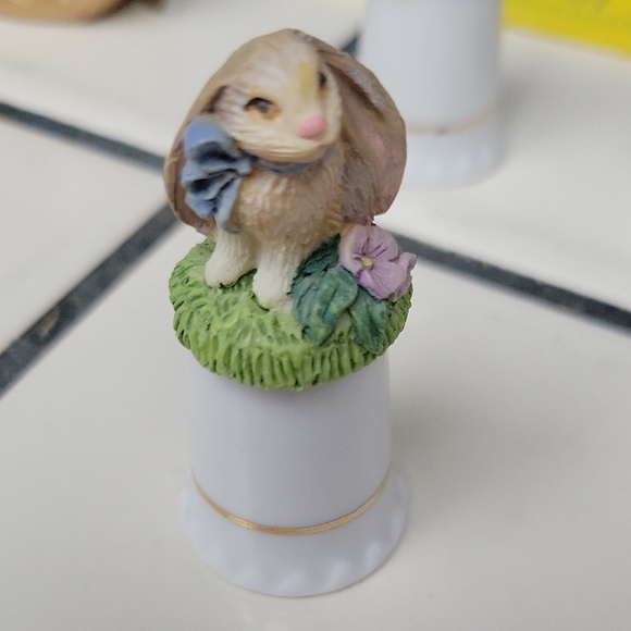 Avon | Other | 999 Avon Bunny Porcelainresin 22k Gold Accent Thimble ...